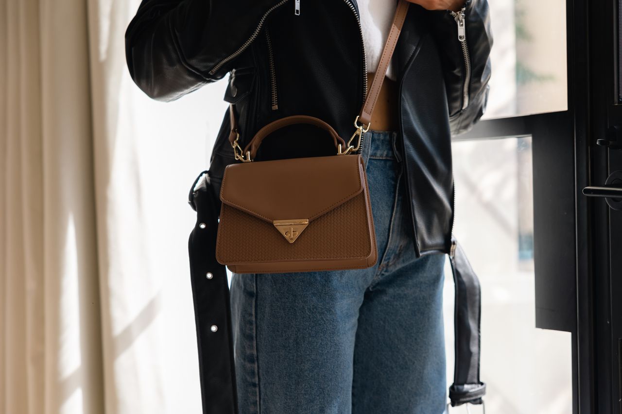 Crossbody Bags | Mocha